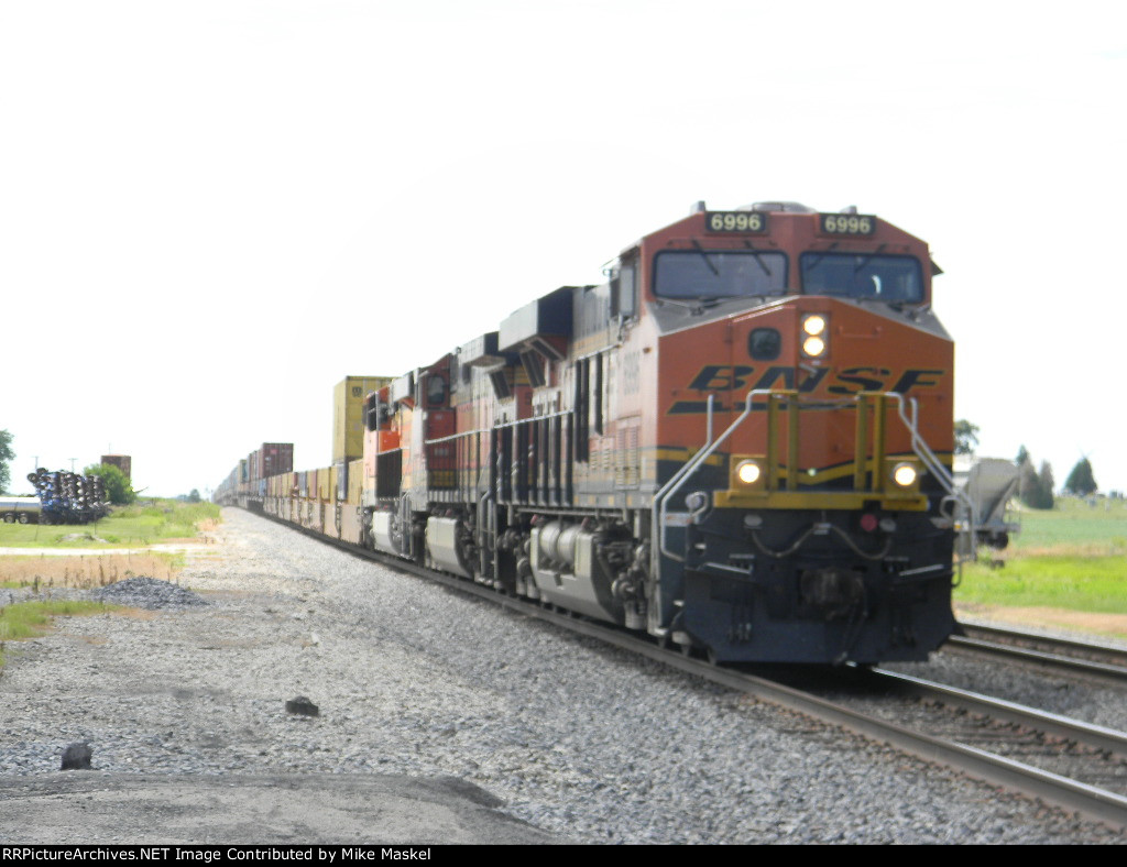BNSF 6996